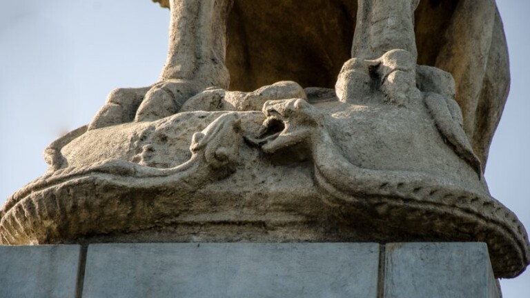 La acontecida estatua de María Lionza, "la diosa más popular ...