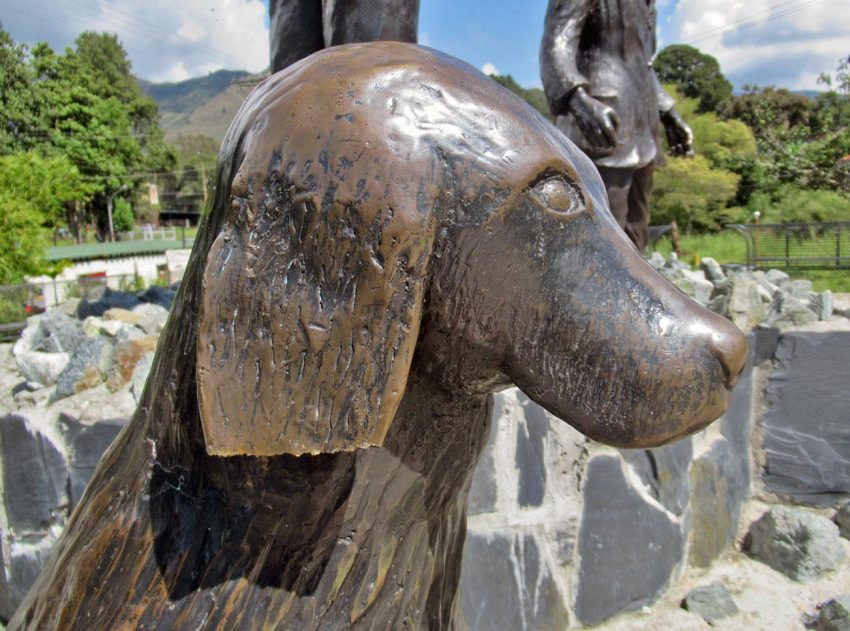 monumento a los conquistadores del Pico Bolívar