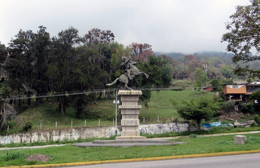 Estatua ecuestre de Páez en Mérida, obra maestra de Andrés Pérez Mujica ...
